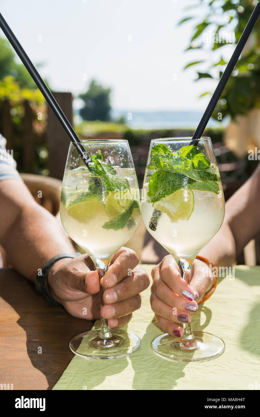 Cocktailbar am strand -Fotos und -Bildmaterial in hoher Auflösung – Alamy