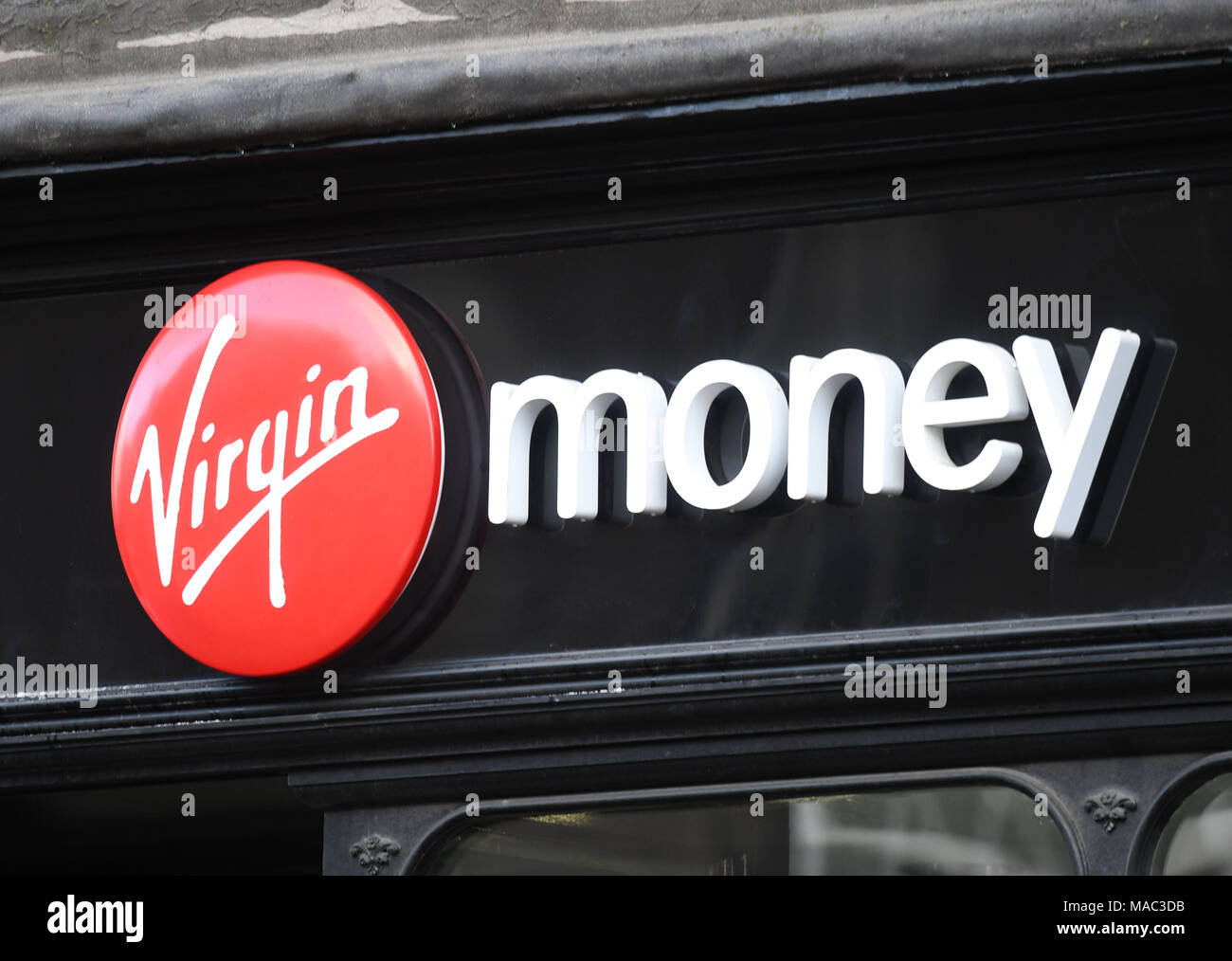 Virgin money bank logo -Fotos und -Bildmaterial in hoher Auflösung – Alamy