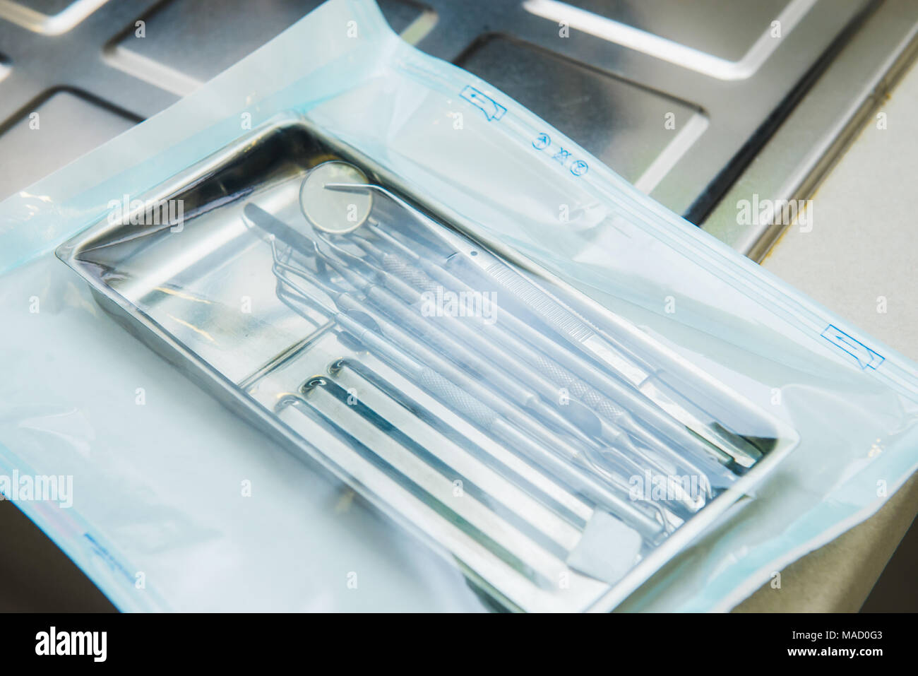 Zahnarzt instrumente -Fotos und -Bildmaterial in hoher Auflösung – Alamy