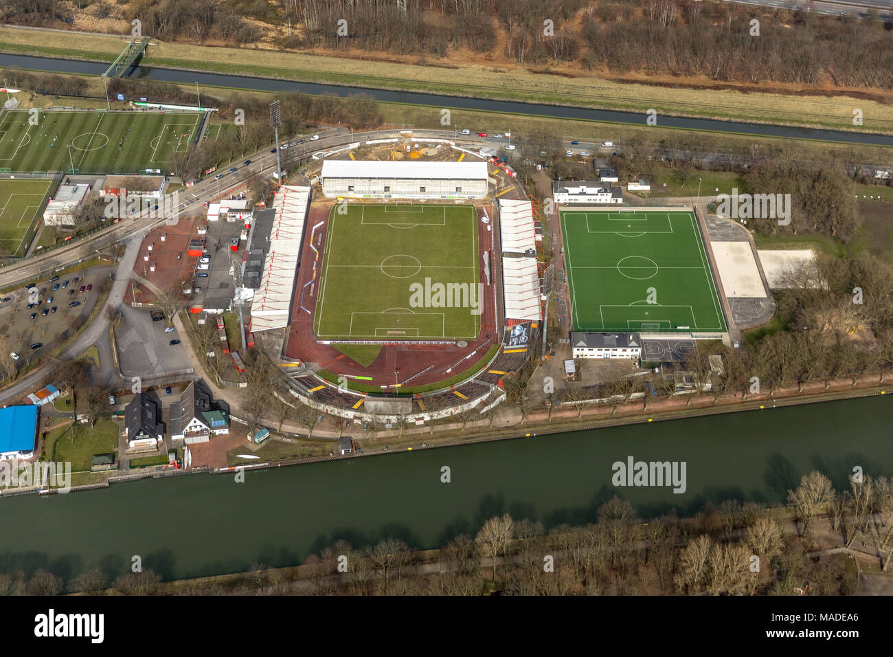 RWO Stadion Niederrhein, Lindnerstraße mit neuen Tribüne, in Oberhausen ... RWO Stadion Niederrhein, Lindnerstraße mit neuen Tribüne, in Oberhausen ...