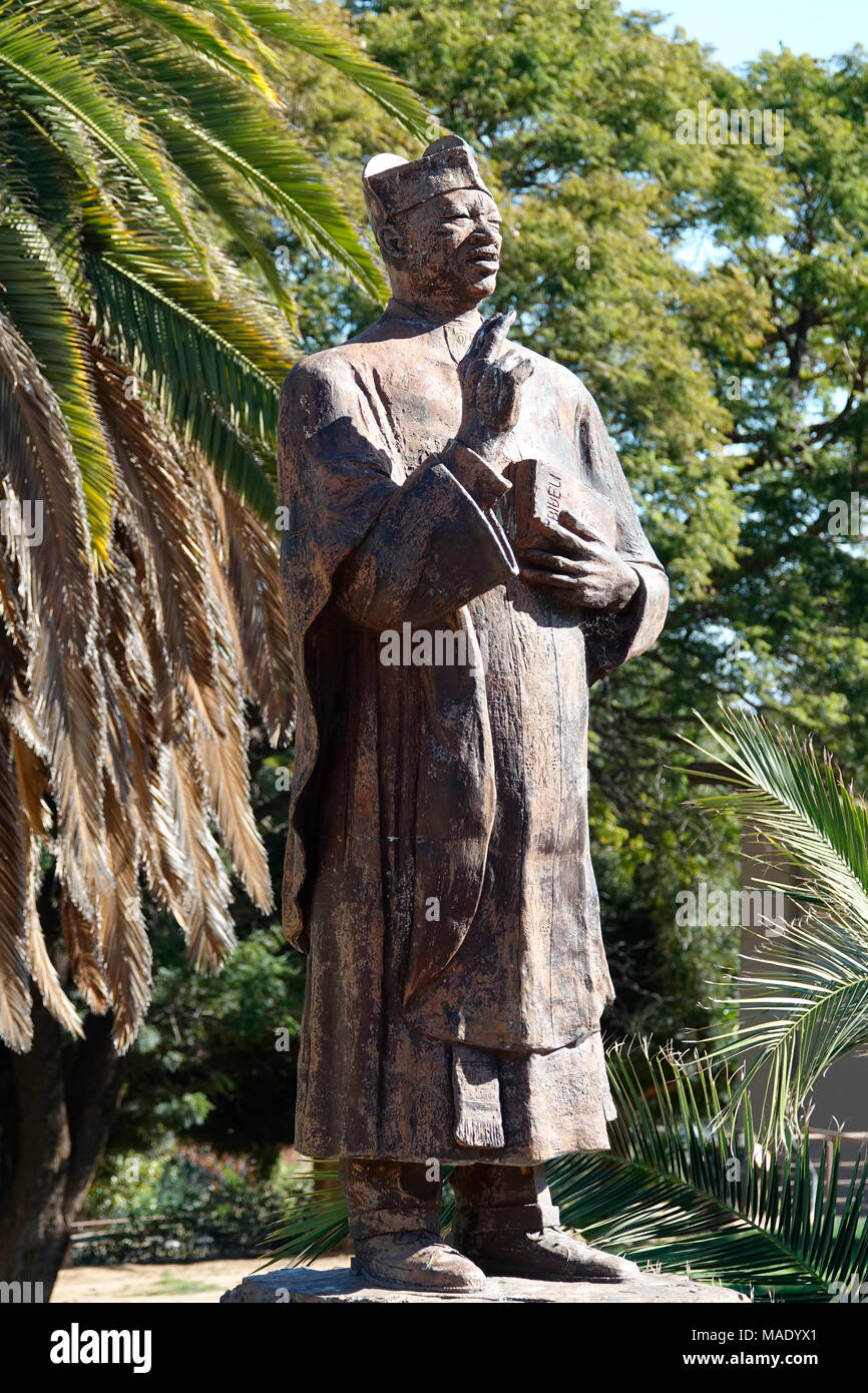 Monument namibia statue windhoek -Fotos und -Bildmaterial in hoher ...