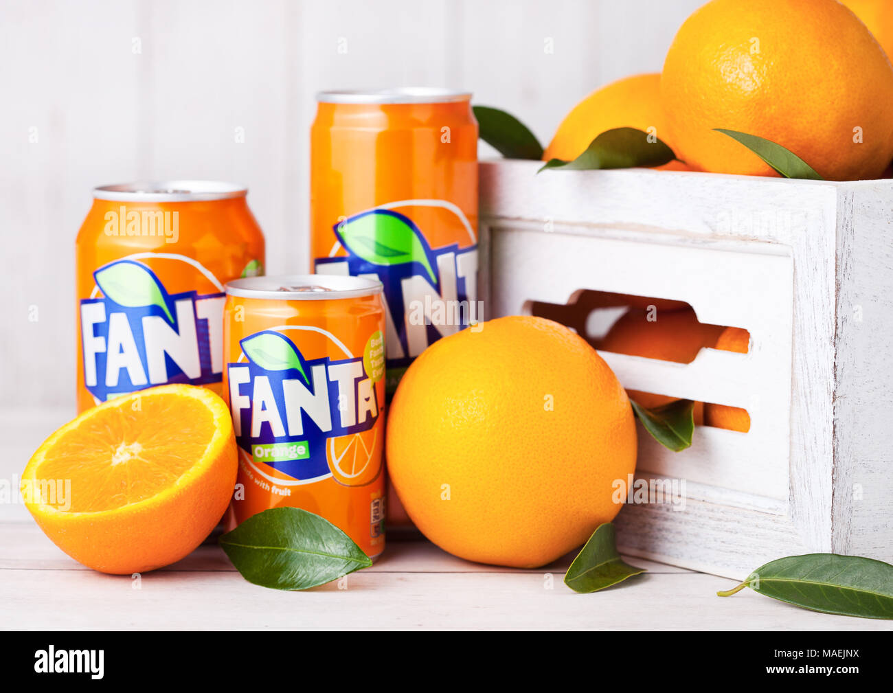 Fanta orange -Fotos und -Bildmaterial in hoher Auflösung - Seite 2 - Alamy