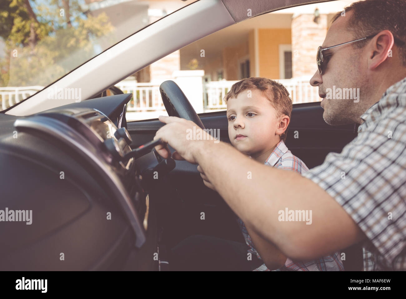Kind Im Auto Stockfotos und -bilder Kaufen - Alamy