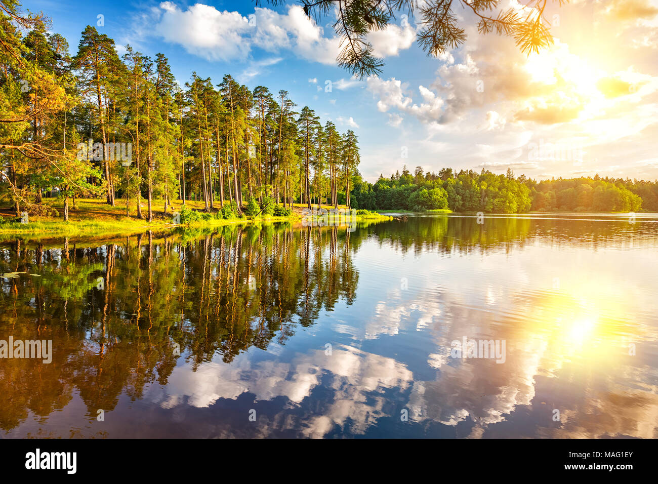 Himmel See Wald Stockfotos und -bilder Kaufen - Alamy