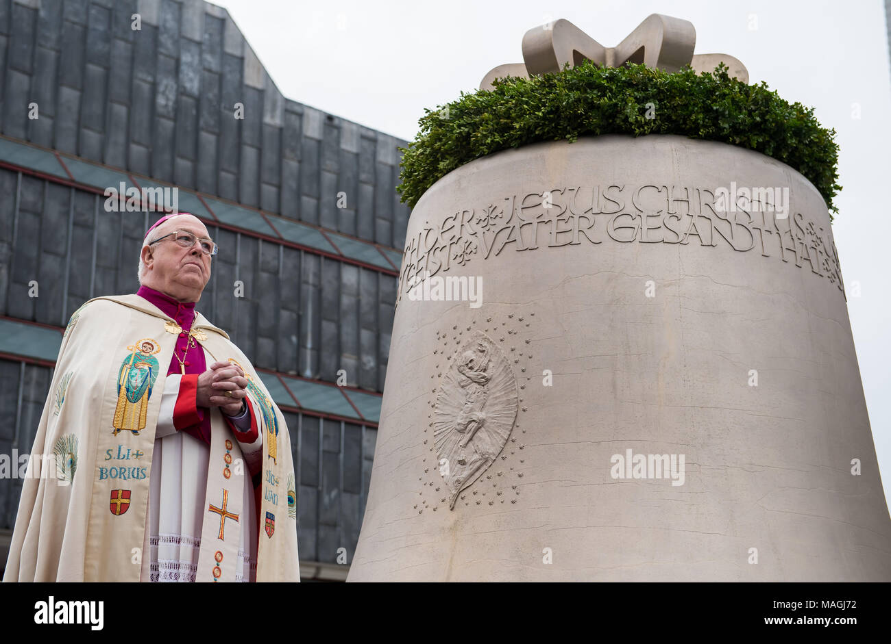 02. April 2018, Deutschland, Paderborn: Erzbischof Hans-Josef Becker ...