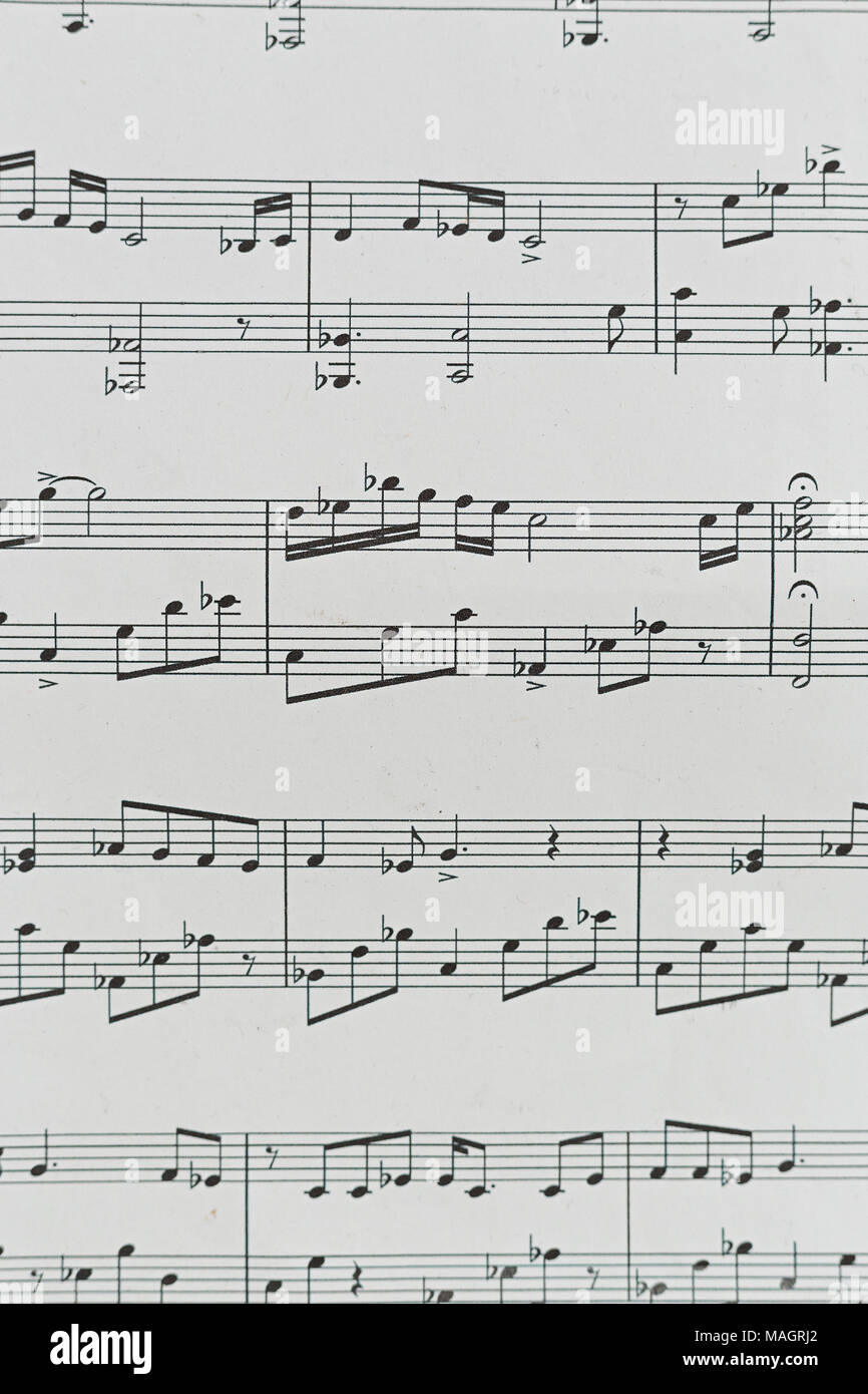 Klavier noten schreiben -Fotos und -Bildmaterial in hoher Auflösung – Alamy