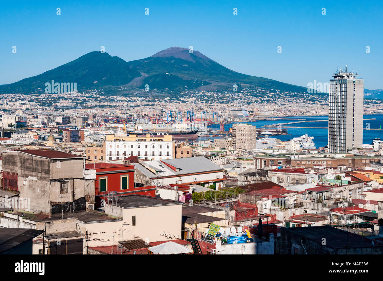 Neapel italien hafen -Fotos und -Bildmaterial in hoher Auflösung – Alamy