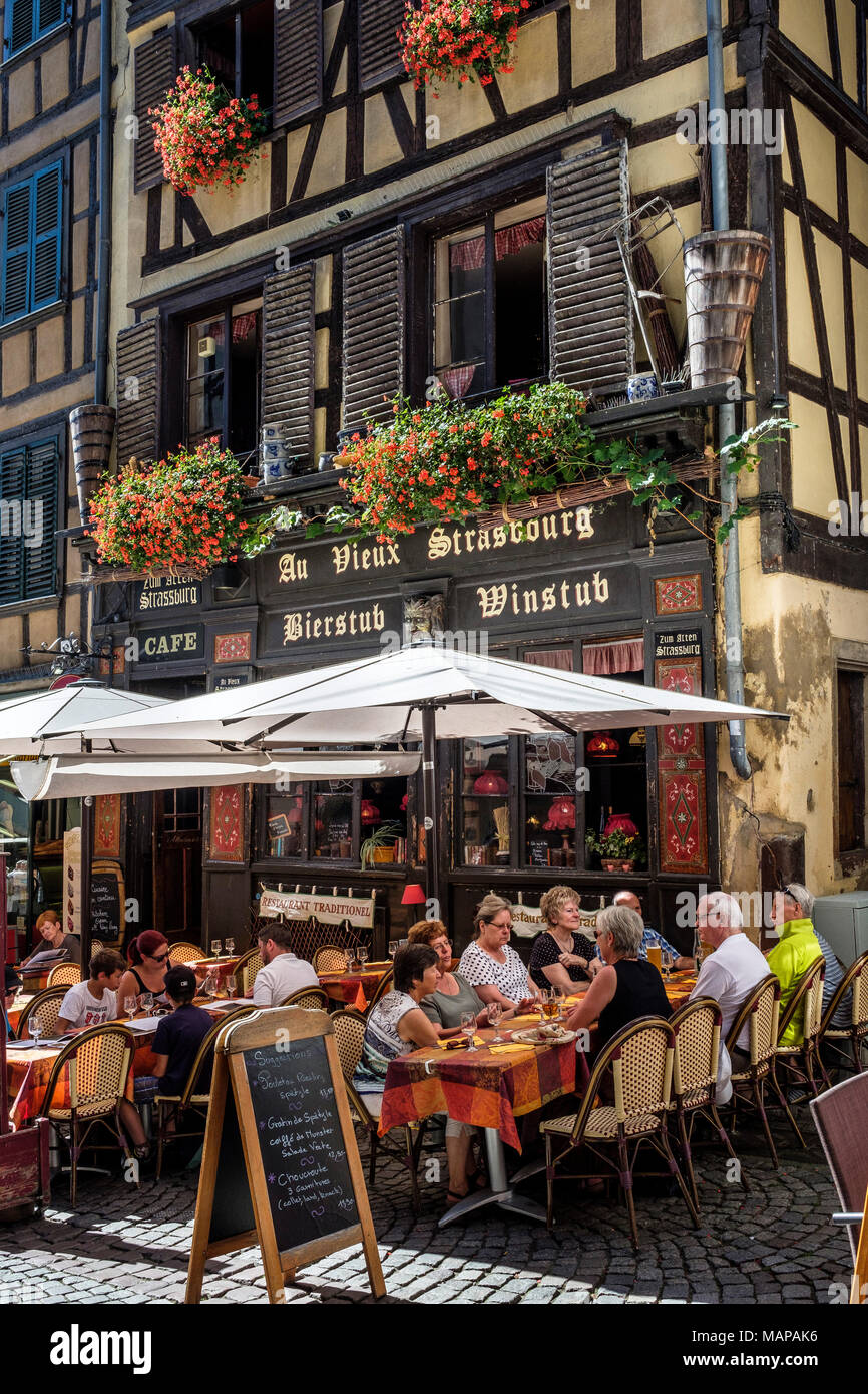 Bierstub alsace -Fotos und -Bildmaterial in hoher Auflösung – Alamy