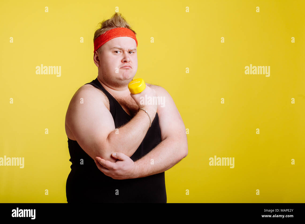 Fat man gym -Fotos und -Bildmaterial in hoher Auflösung – Alamy