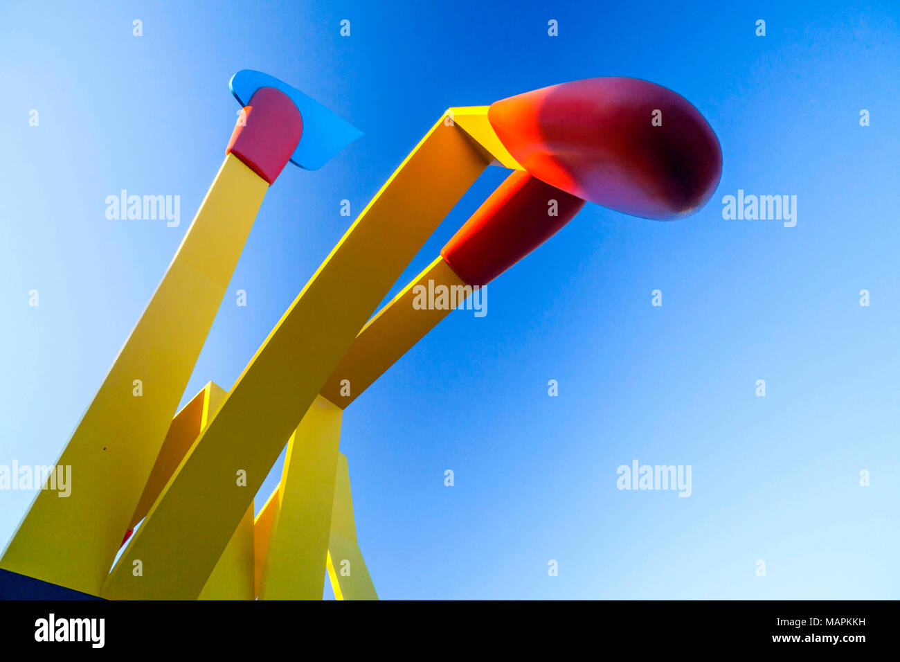Urban Art, große Skulptur, Els Mistos, Match, von Claes Oldenburg und ...
