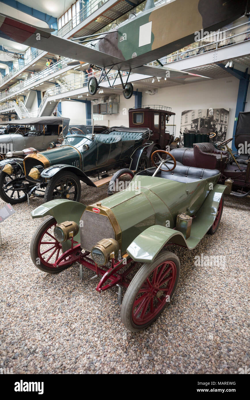 Praga auto -Fotos und -Bildmaterial in hoher Auflösung – Alamy