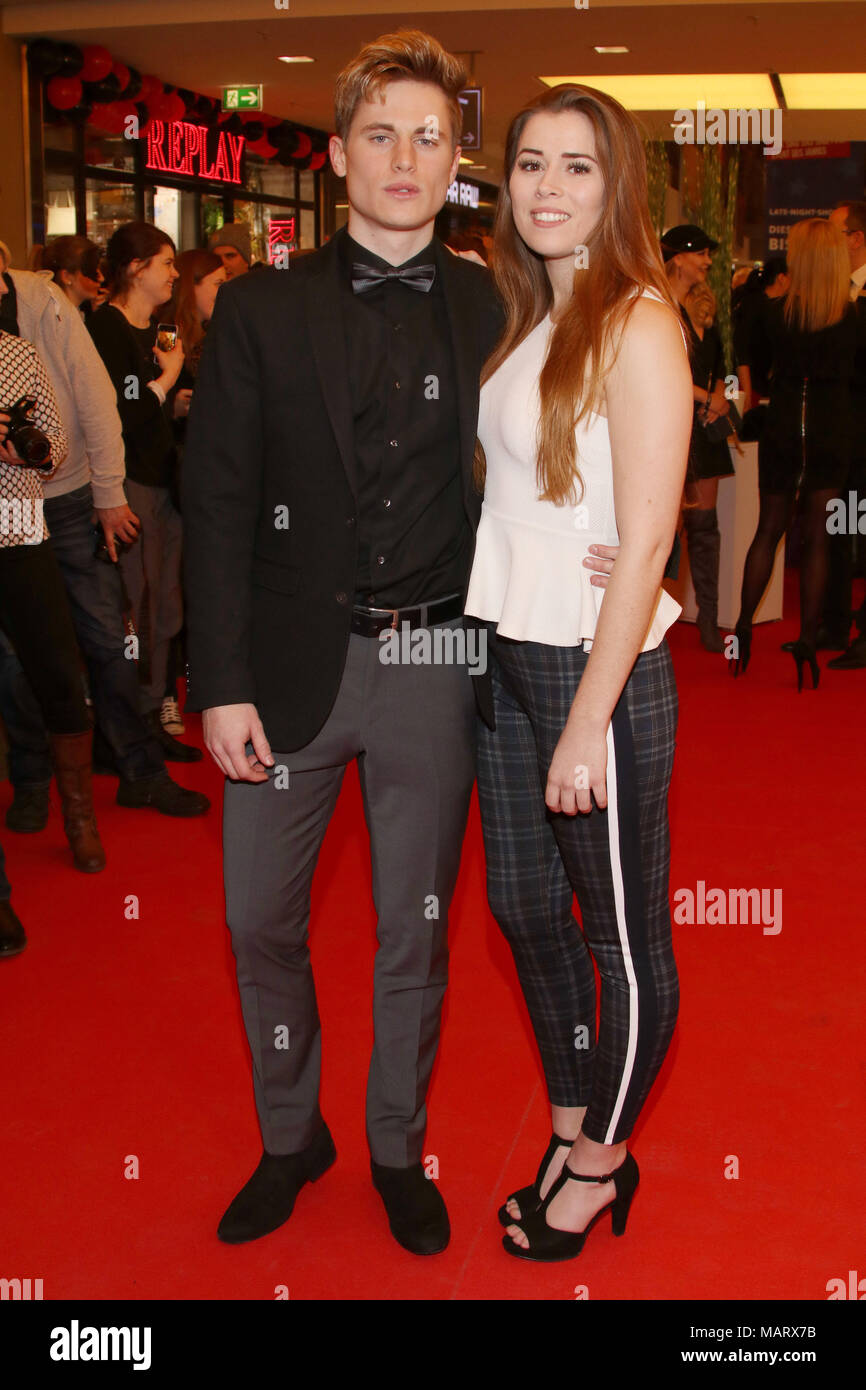 Falco punsch -Fotos und -Bildmaterial in hoher Auflösung – Alamy