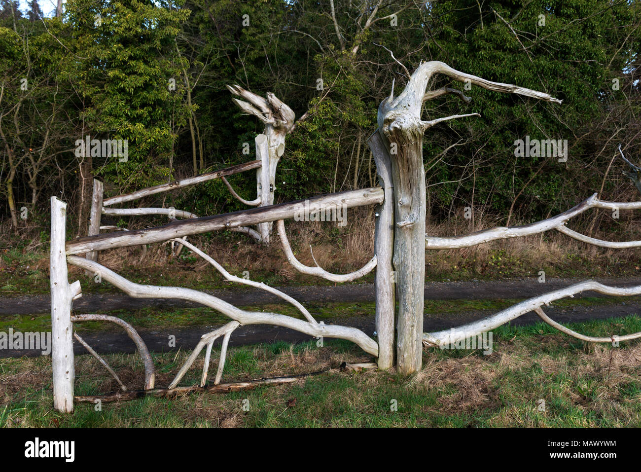 Zaun aus ästen -Fotos und -Bildmaterial in hoher Auflösung – Alamy