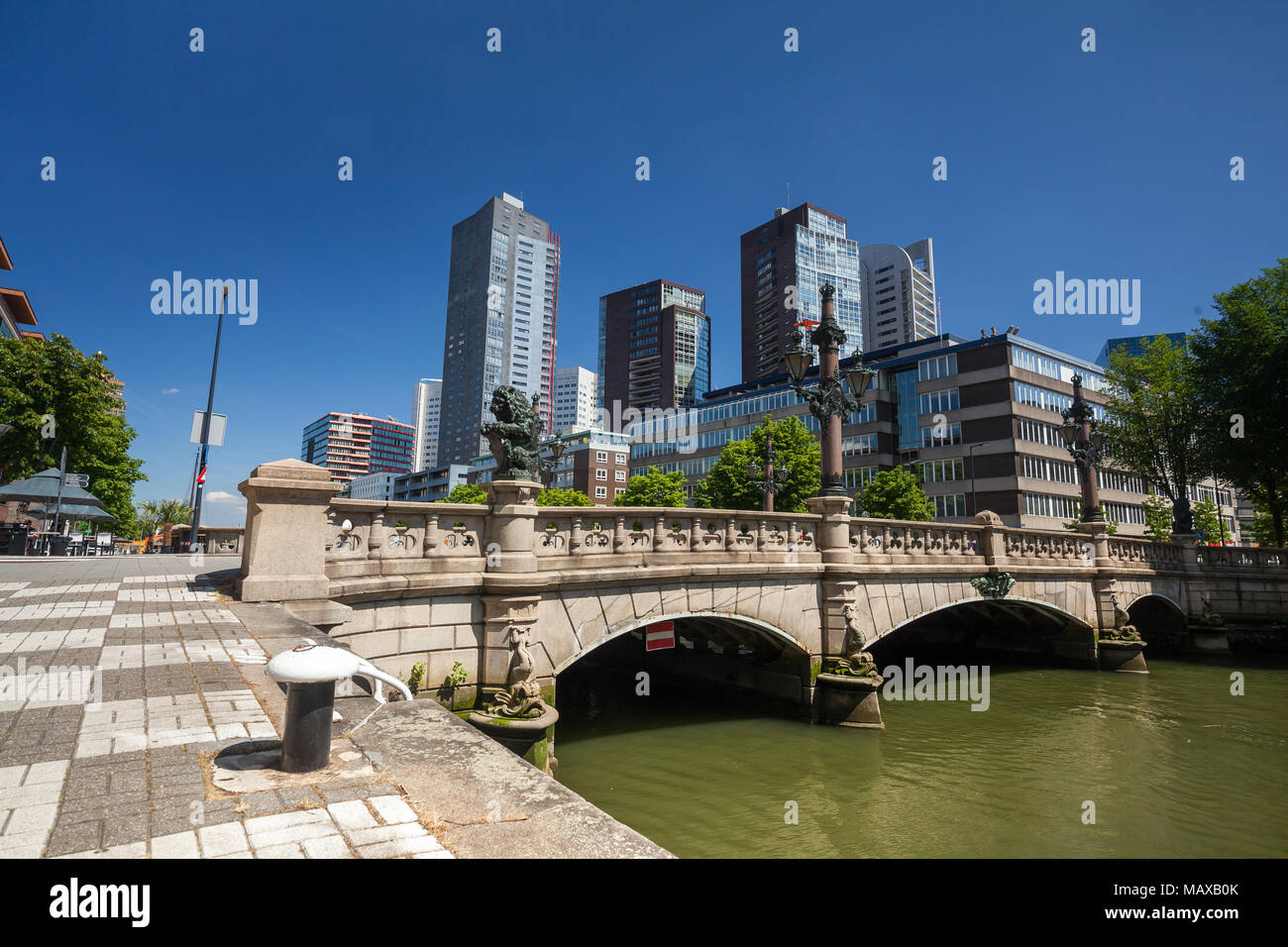 Rotterdam blitz -Fotos und -Bildmaterial in hoher Auflösung – Alamy