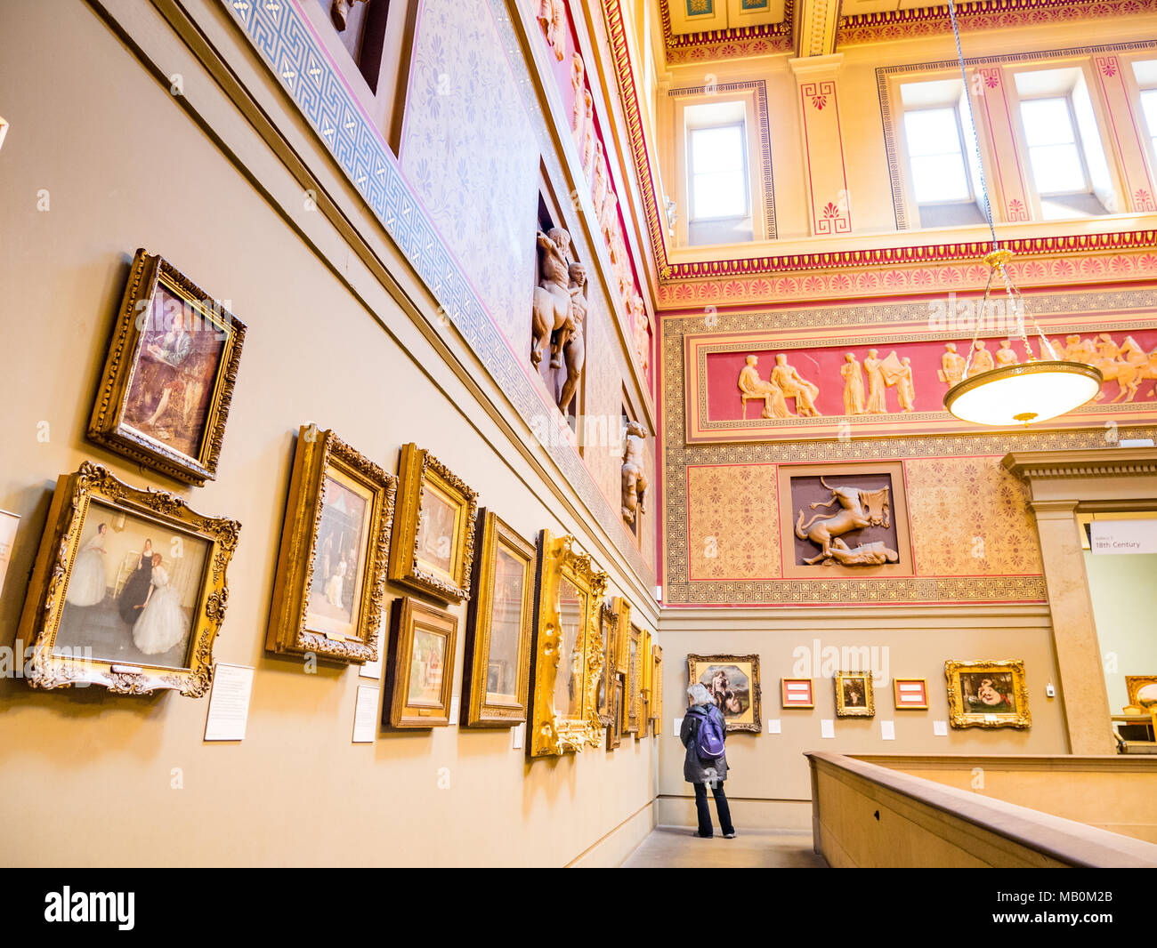 Inside art gallery -Fotos und -Bildmaterial in hoher Auflösung – Alamy
