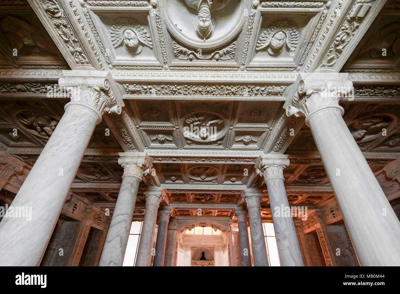 Dom von san gennaro neapel -Fotos und -Bildmaterial in hoher Auflösung ...