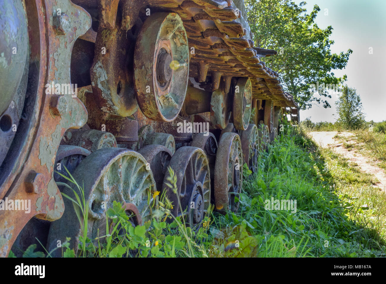 Kaputte tank -Fotos und -Bildmaterial in hoher Auflösung – Alamy