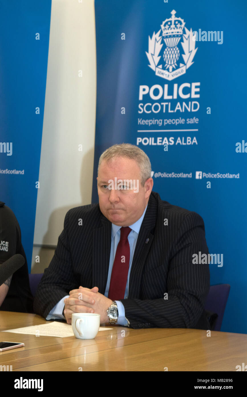 Chefinspektor alan bowater -Fotos und -Bildmaterial in hoher Auflösung ...