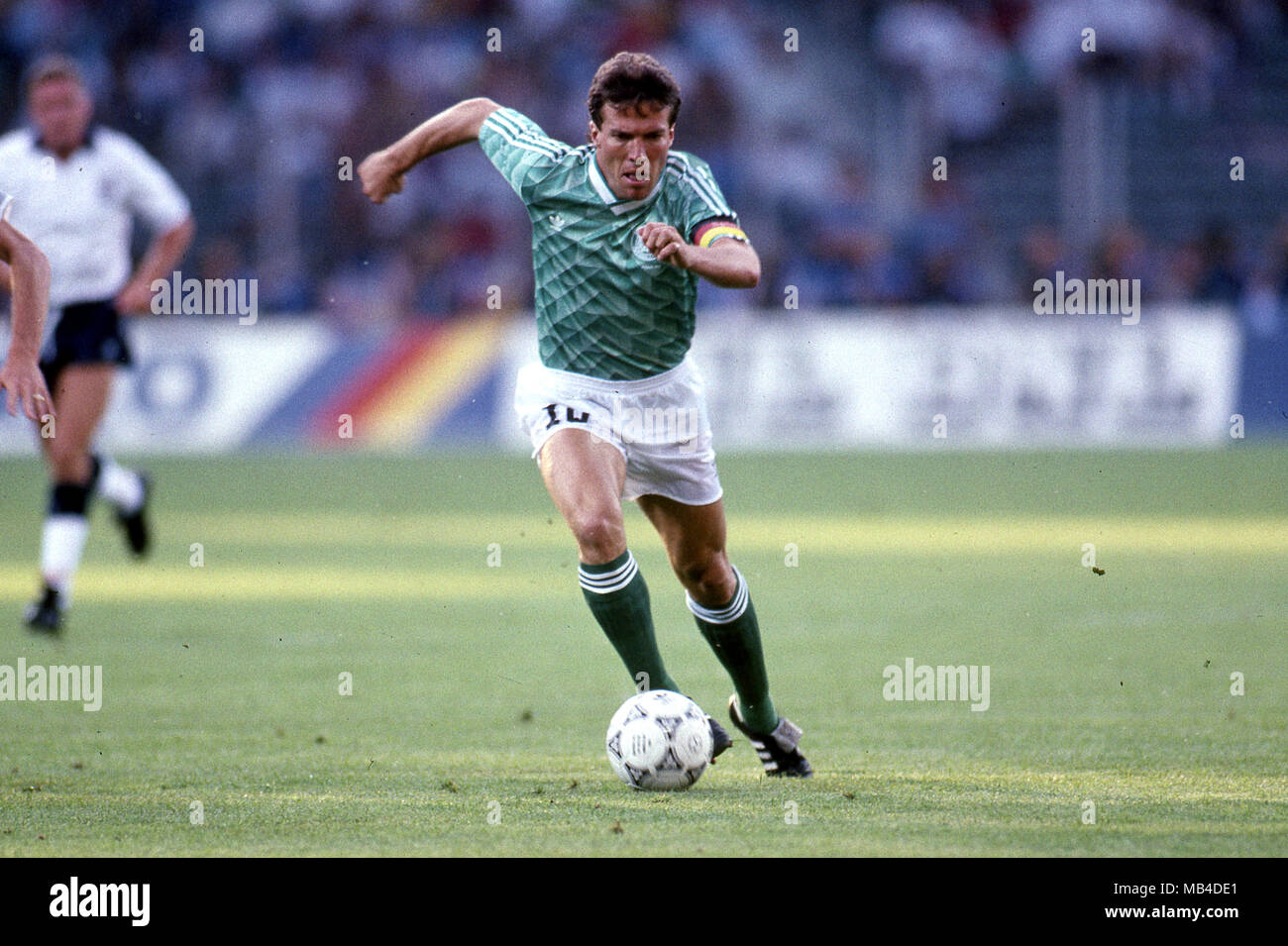 Lothar matthäus 1990 -Fotos und -Bildmaterial in hoher Auflösung – Alamy