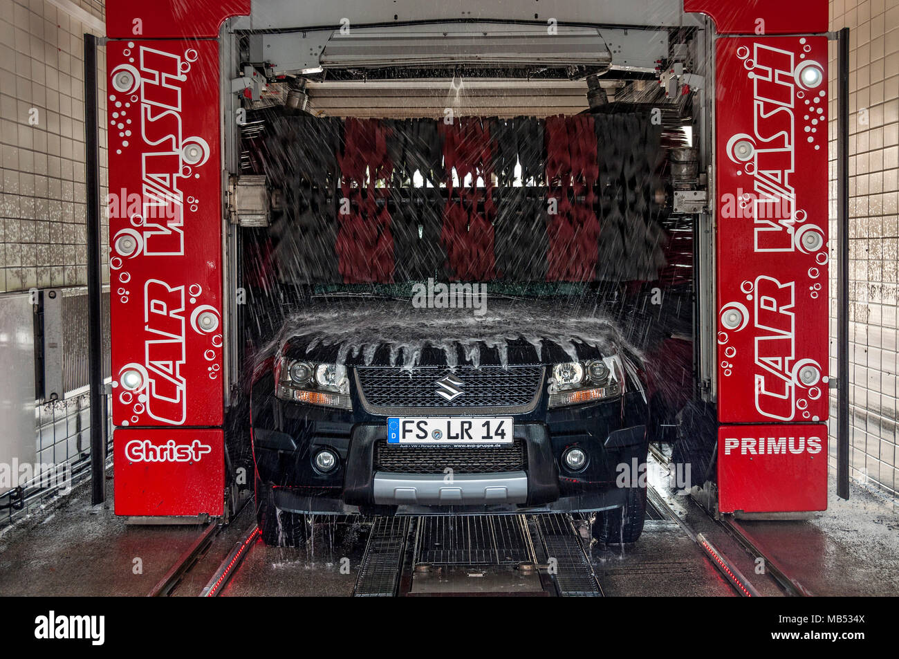 Autowaschanlage deutschland -Fotos und -Bildmaterial in hoher Auflösung ...
