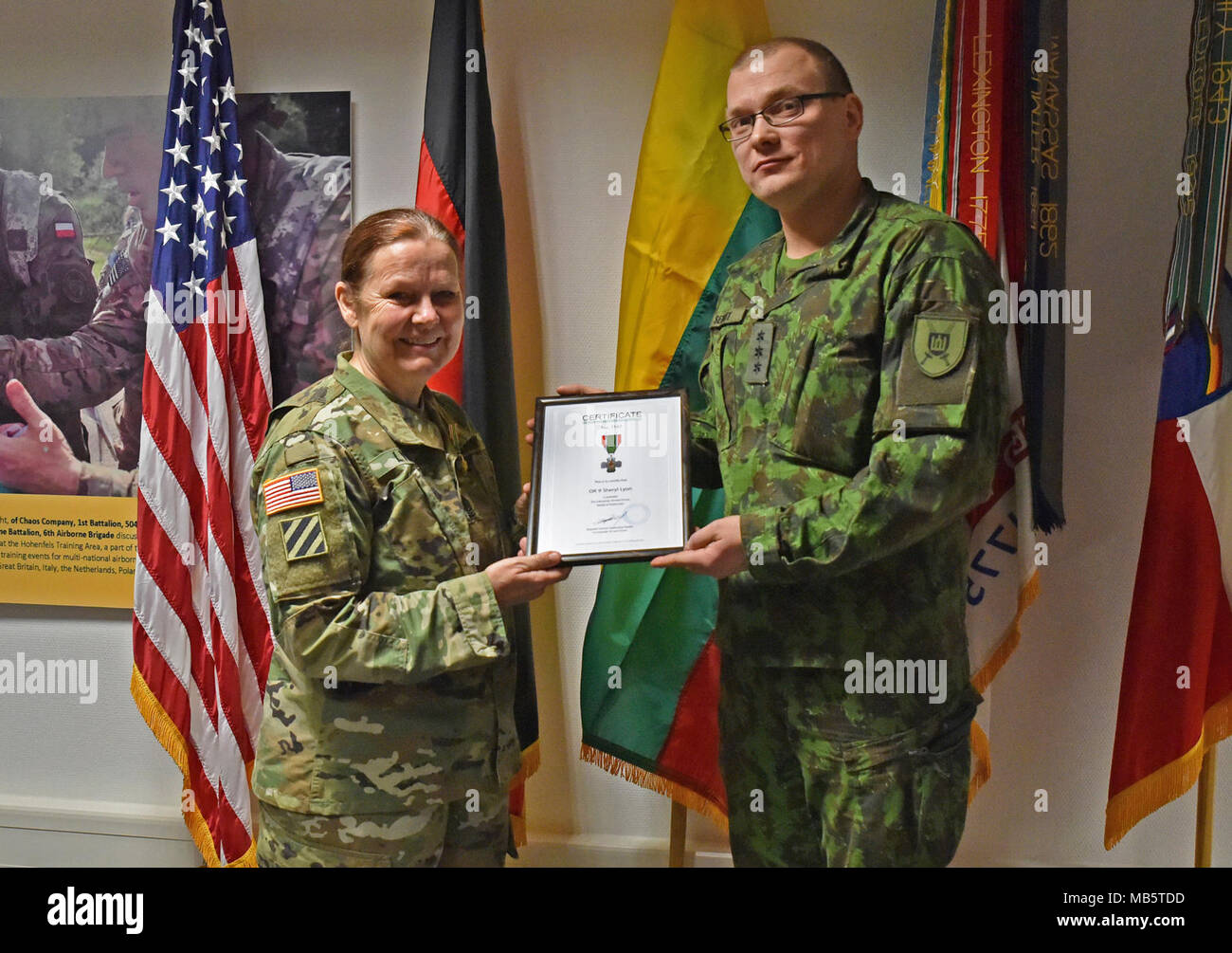 Uns armee europa befehl sgt major sheryl lyon -Fotos und -Bildmaterial ...