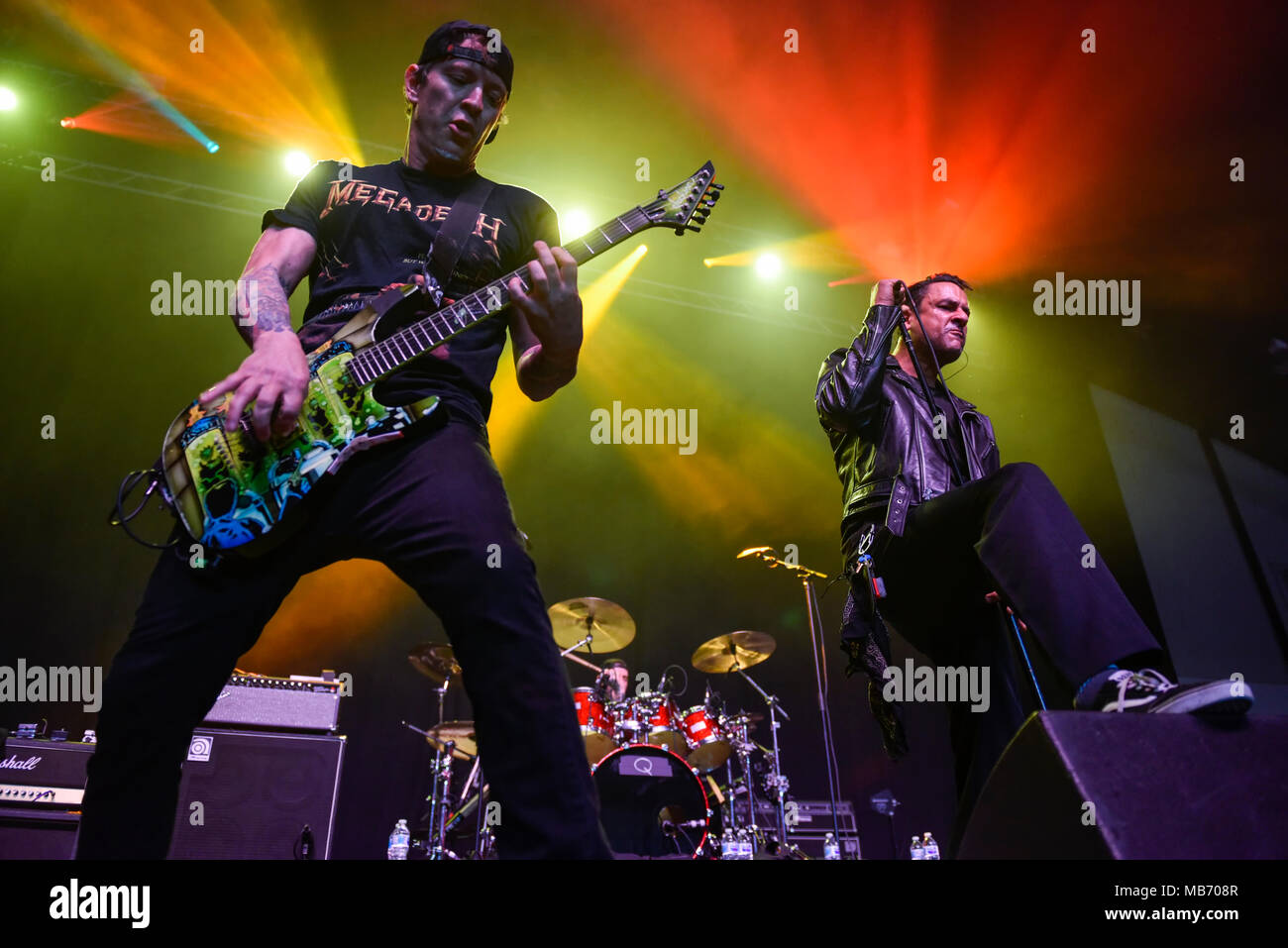 Strung out show -Fotos und -Bildmaterial in hoher Auflösung – Alamy
