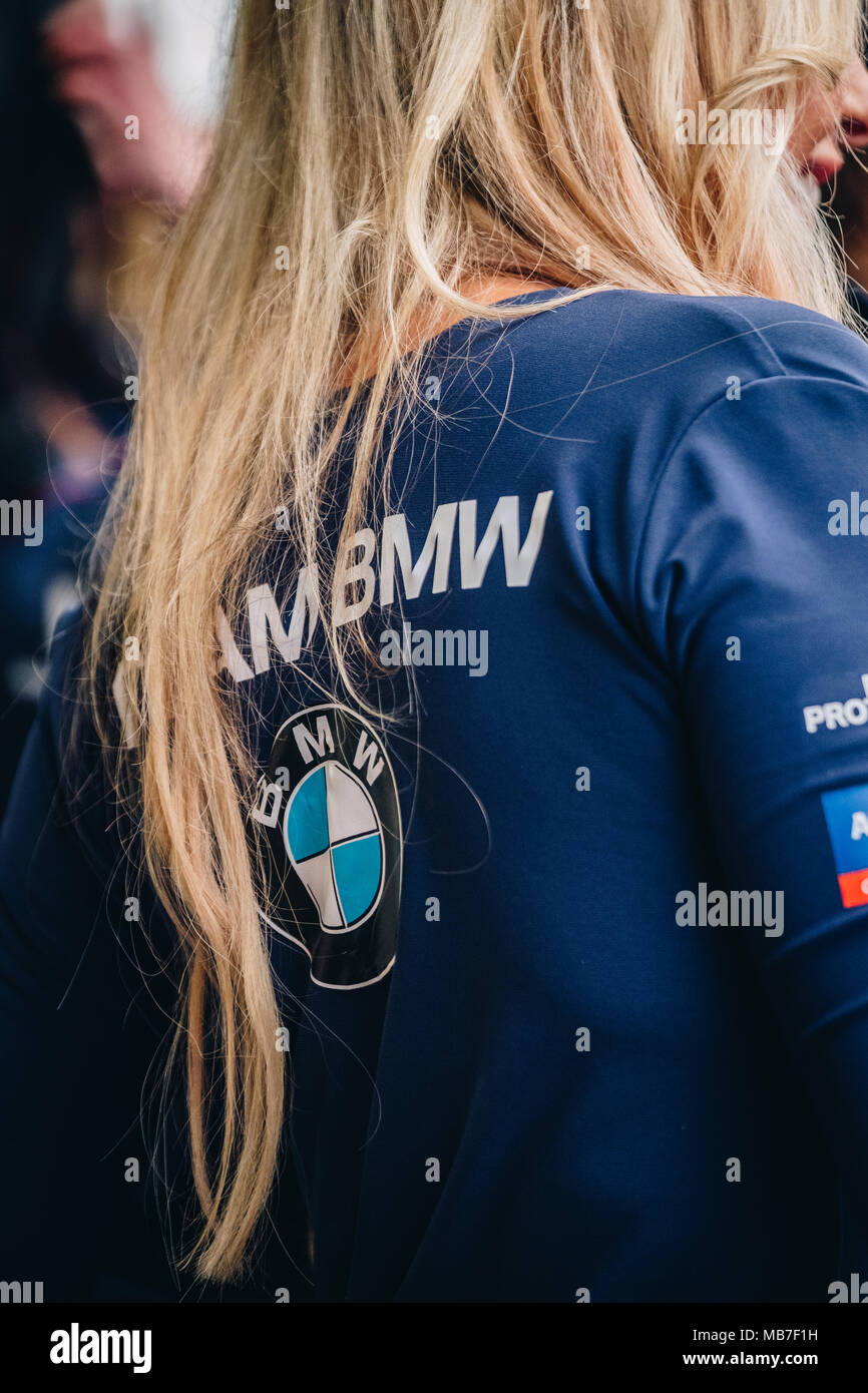 Bmw girl -Fotos und -Bildmaterial in hoher Auflösung – Alamy