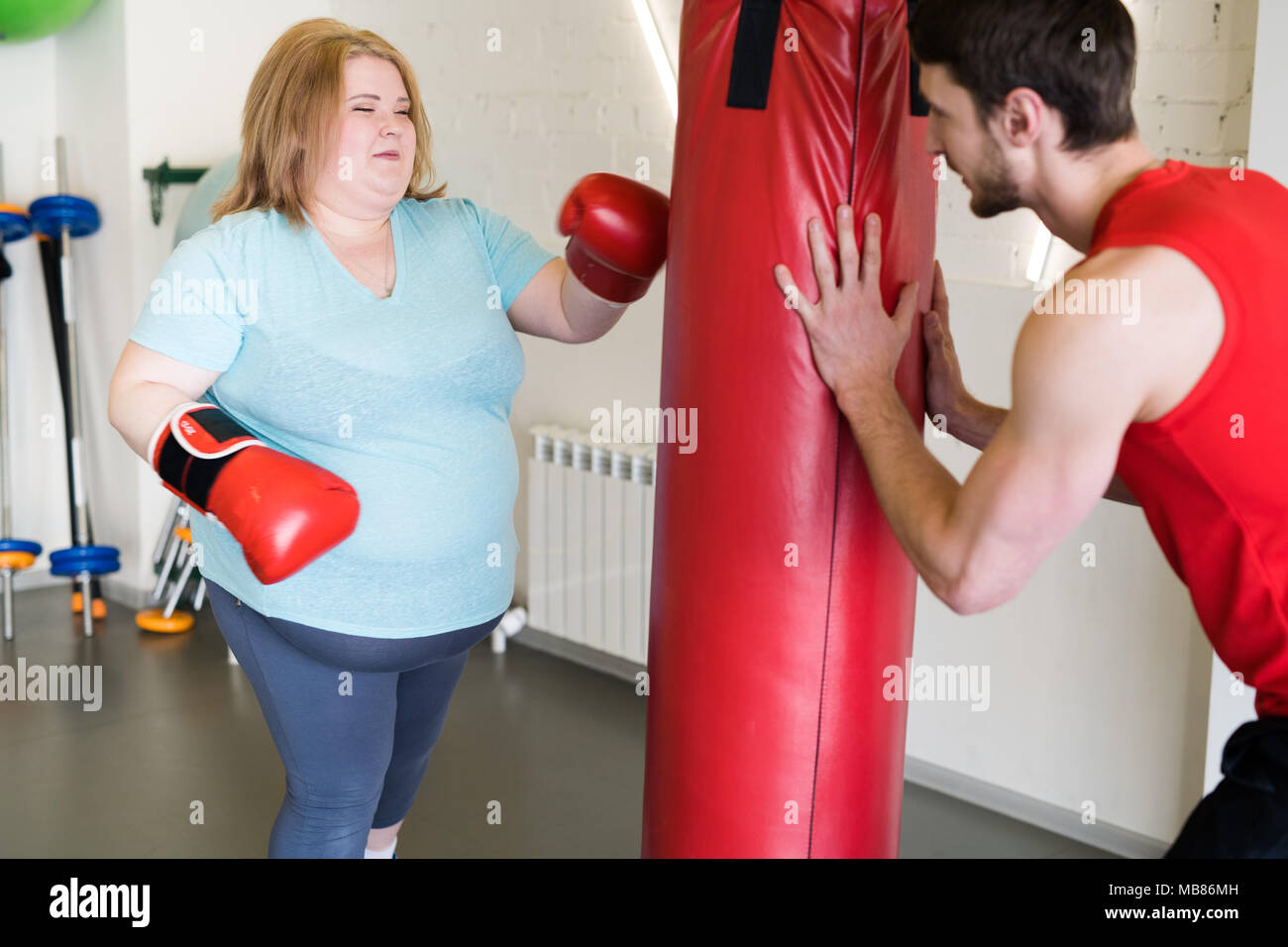 Boxen frau gewicht -Fotos und -Bildmaterial in hoher Auflösung – Alamy