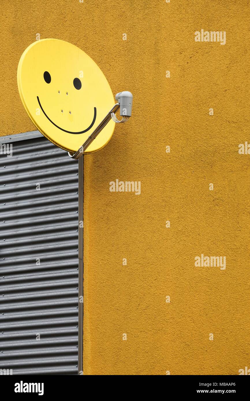 Parabol antenna -Fotos und -Bildmaterial in hoher Auflösung – Alamy