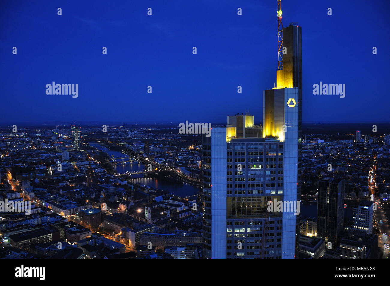 Main tower frankfurt -Fotos und -Bildmaterial in hoher Auflösung – Alamy