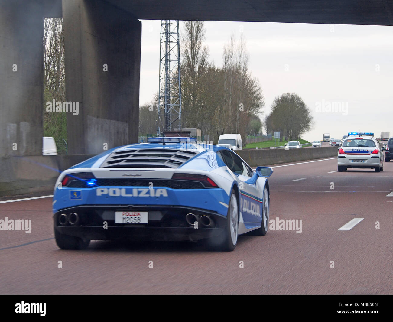 Lp 610 4 police -Fotos und -Bildmaterial in hoher Auflösung – Alamy