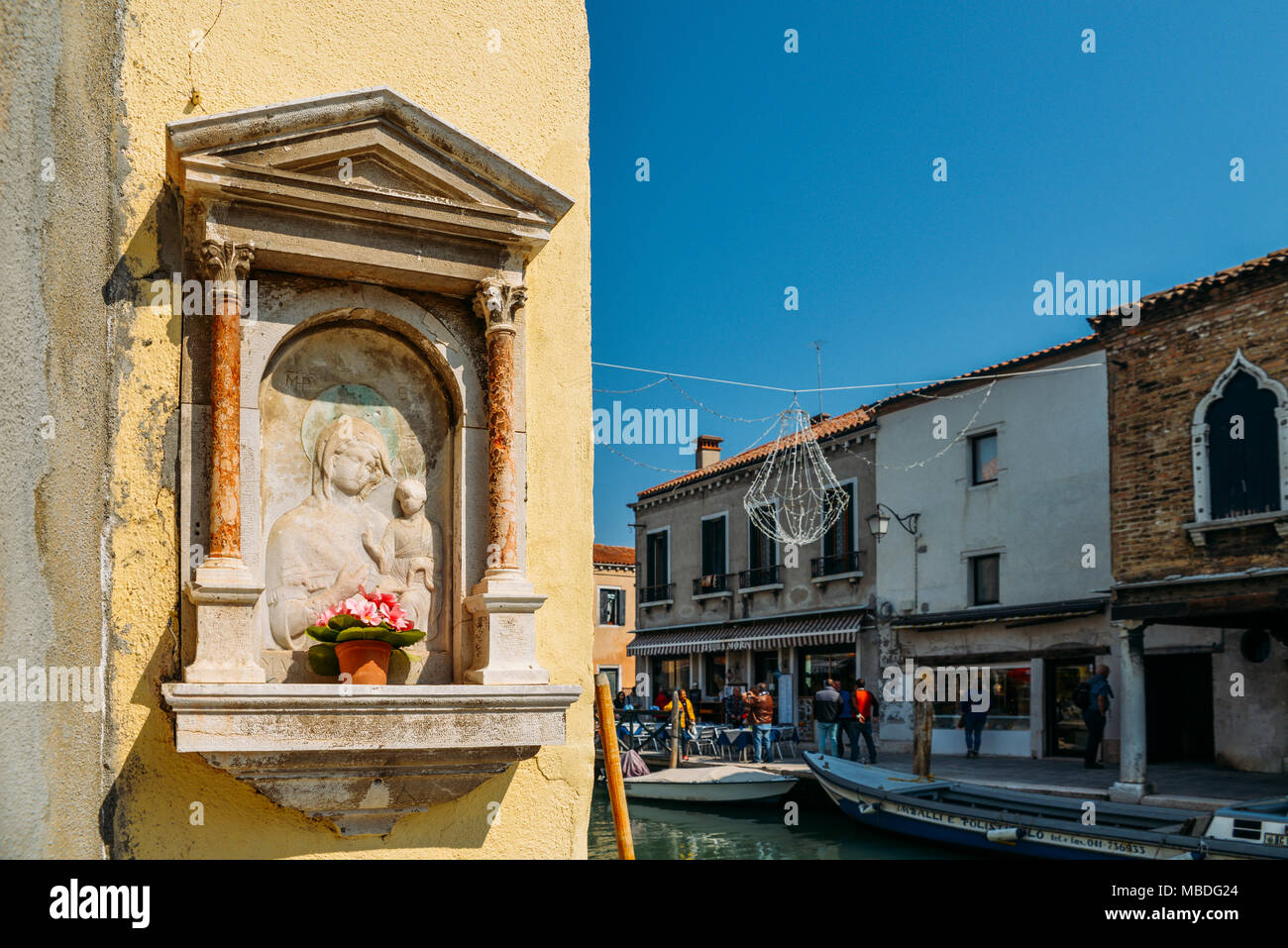 Virgen maria rosa -Fotos und -Bildmaterial in hoher Auflösung – Alamy