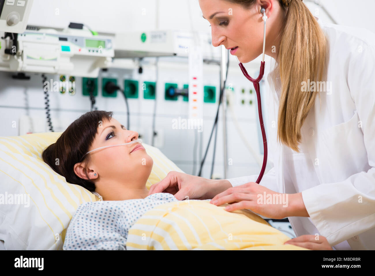 Kritischer patient -Fotos und -Bildmaterial in hoher Auflösung – Alamy