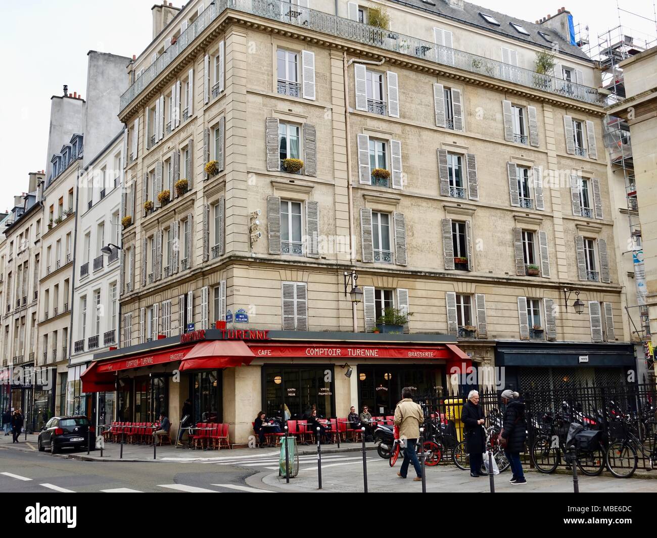 Paris cafe le marais -Fotos und -Bildmaterial in hoher Auflösung – Alamy