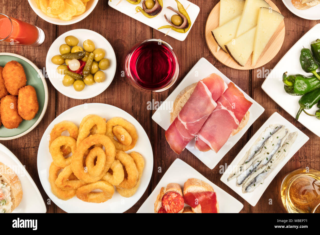 Bar snack spanische tapas boquerones -Fotos und -Bildmaterial in hoher ...