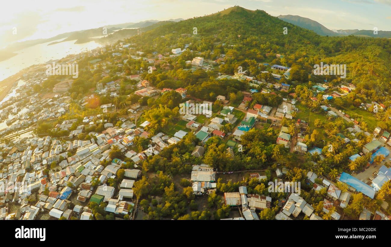 Luftaufnahme Coron Stadt mit Slums und Armenviertel. Palawan. Bu Stockfotografie - Alamy