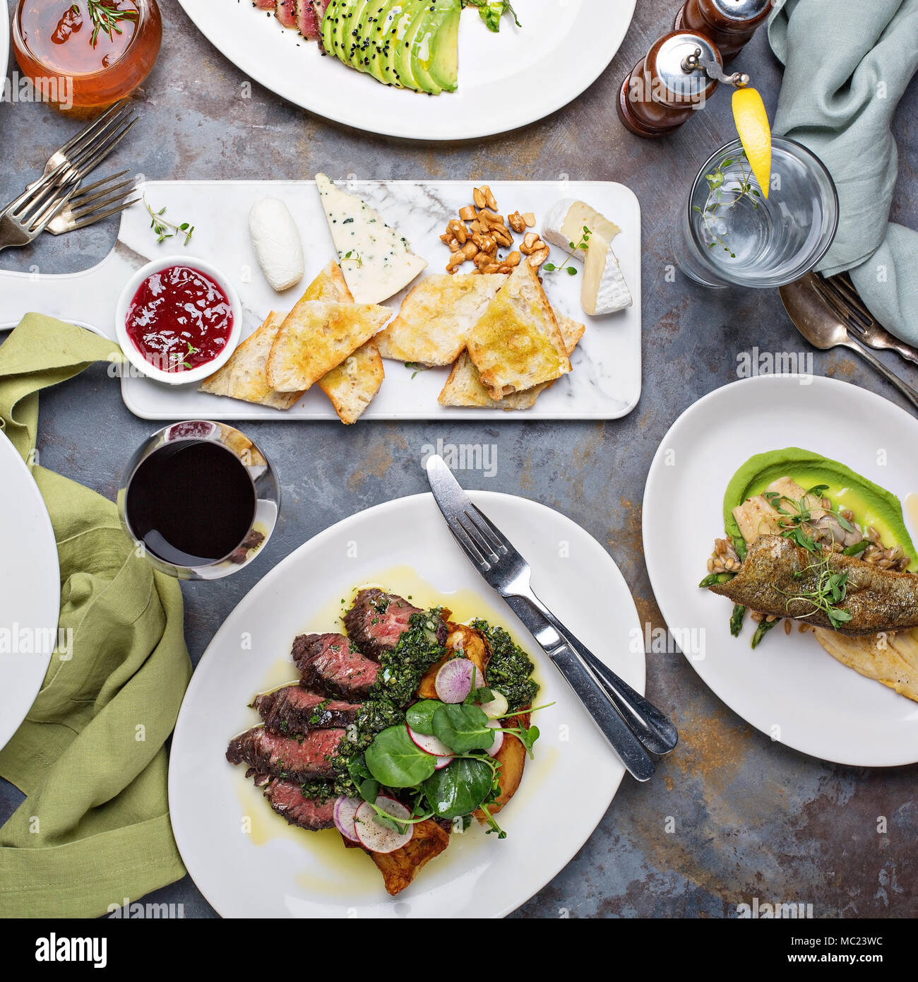 Das große abendessen -Fotos und -Bildmaterial in hoher Auflösung – Alamy