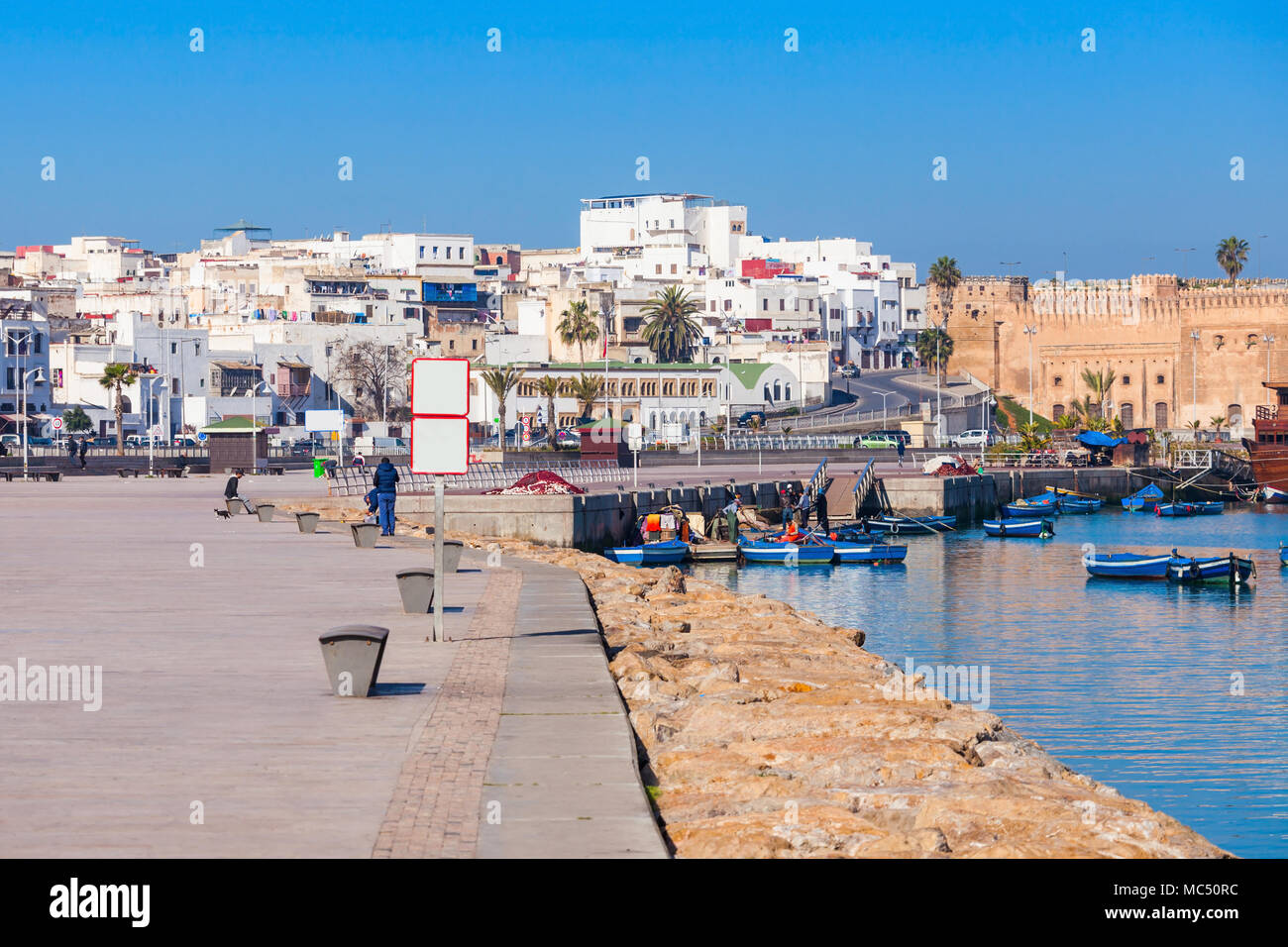 Fluss Bou Regreg Strandpromenade und Kasbah in Medina von Rabat ...