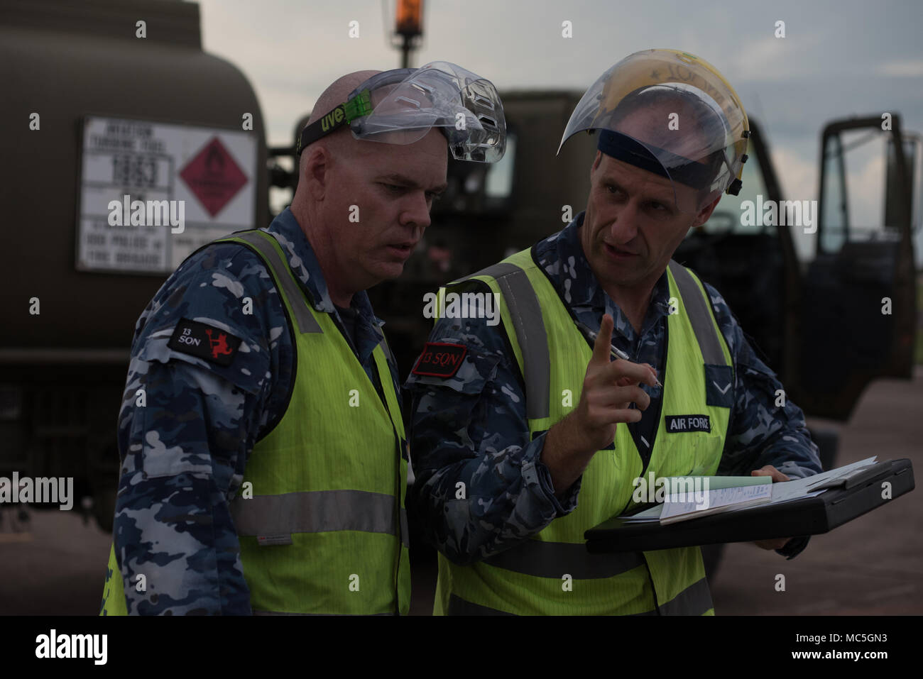Royal Australian Air Force (RAAF) führenden Aircraftmen Shane Braun ...