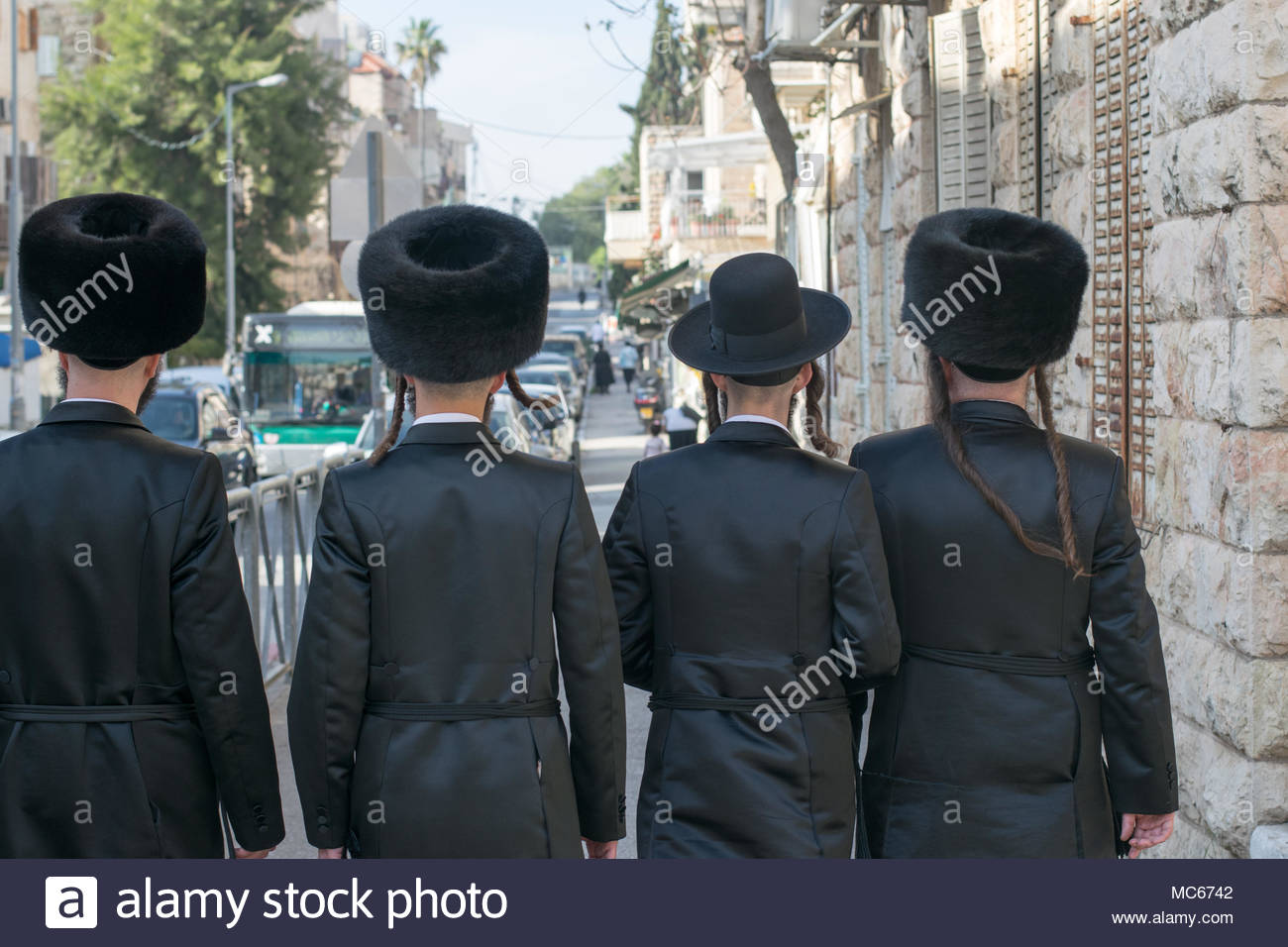 Jewish People Pray Synagogue Stockfotos & Jewish People Pray Synagogue ...