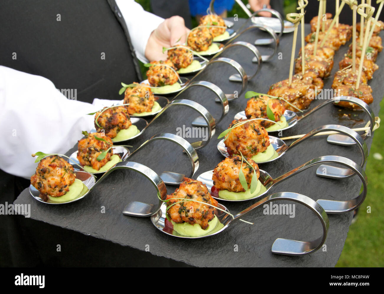 Gourmet canapes -Fotos und -Bildmaterial in hoher Auflösung – Alamy