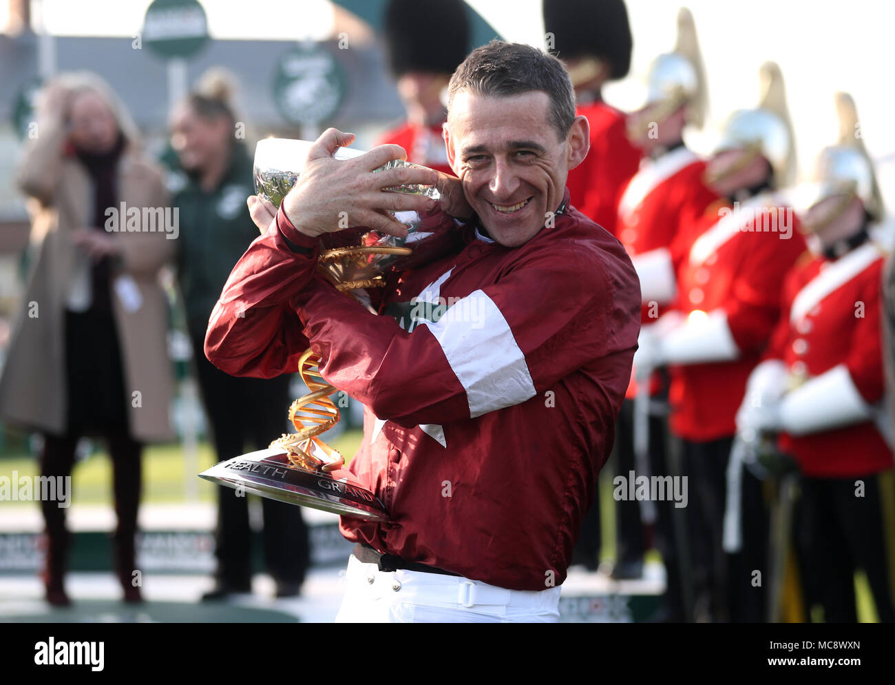 Gewinnender jockey davy russell -Fotos und -Bildmaterial in hoher ...