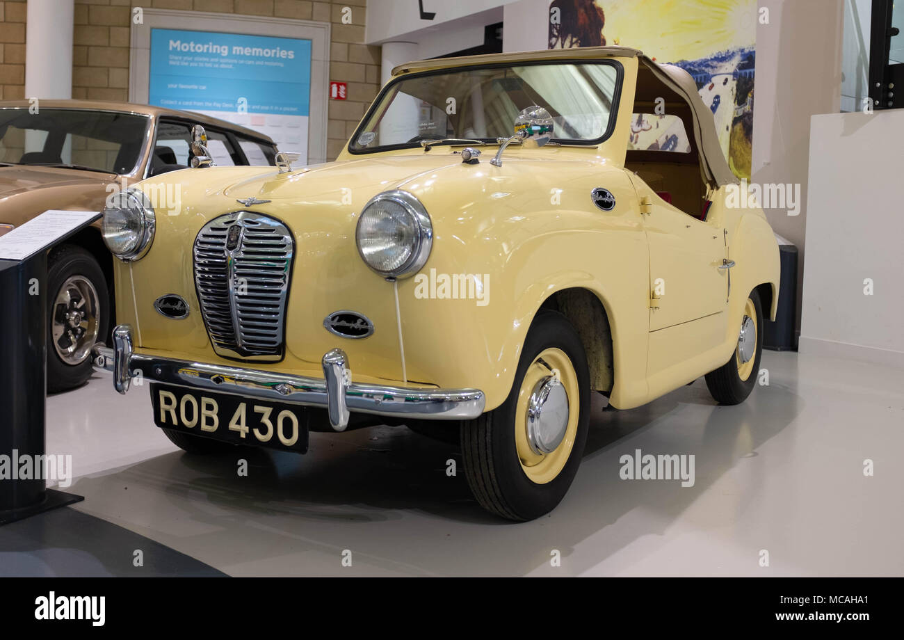 Cabrio oldtimer uk -Fotos und -Bildmaterial in hoher Auflösung – Alamy
