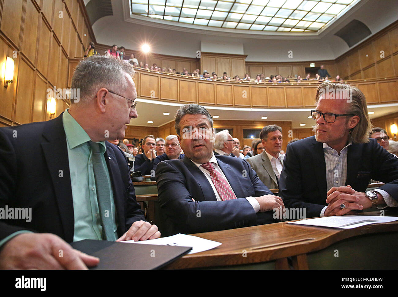 Michael hoch -Fotos und -Bildmaterial in hoher Auflösung – Alamy