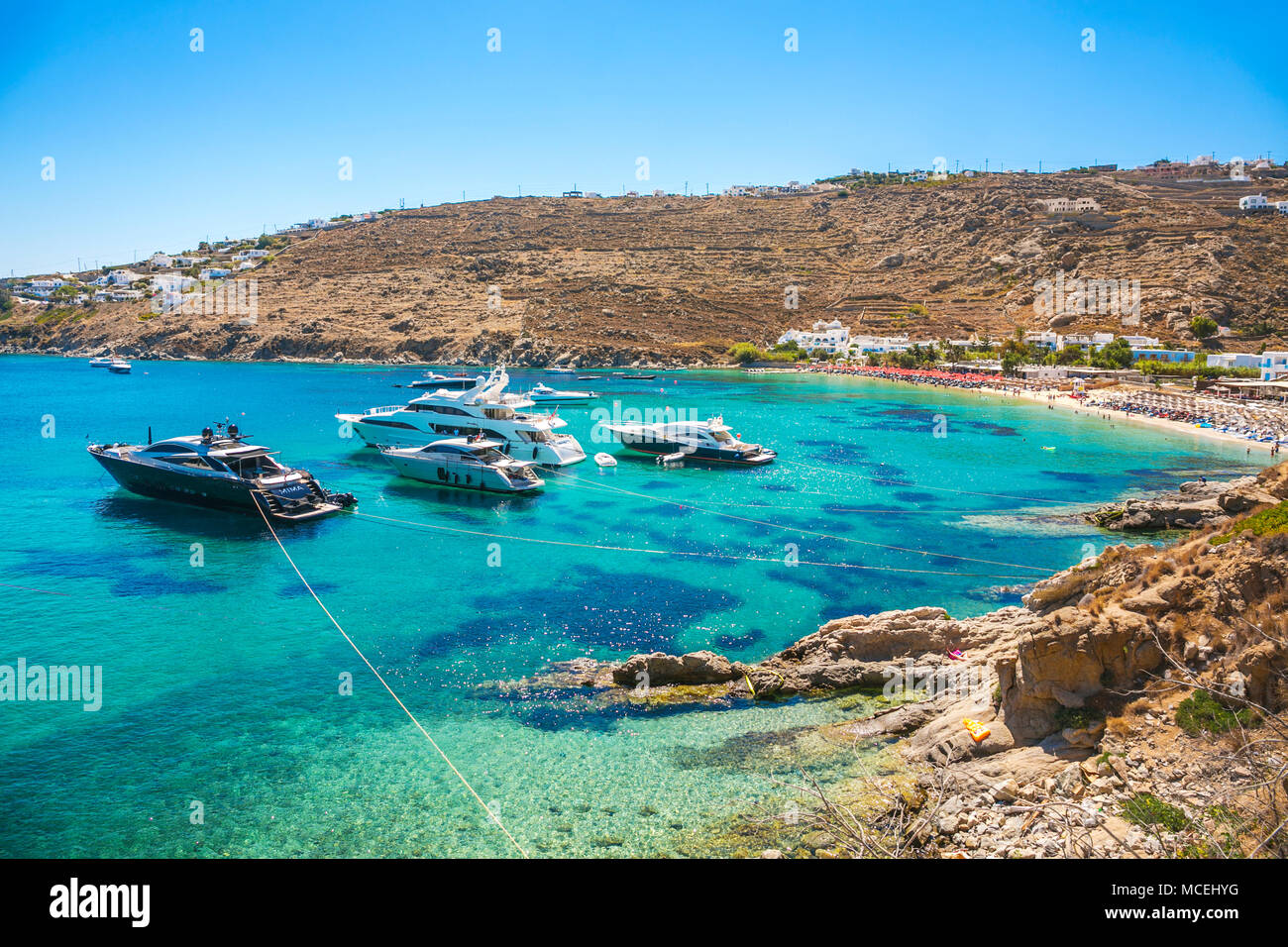 Psarou beach, mykonos -Fotos und -Bildmaterial in hoher Auflösung – Alamy