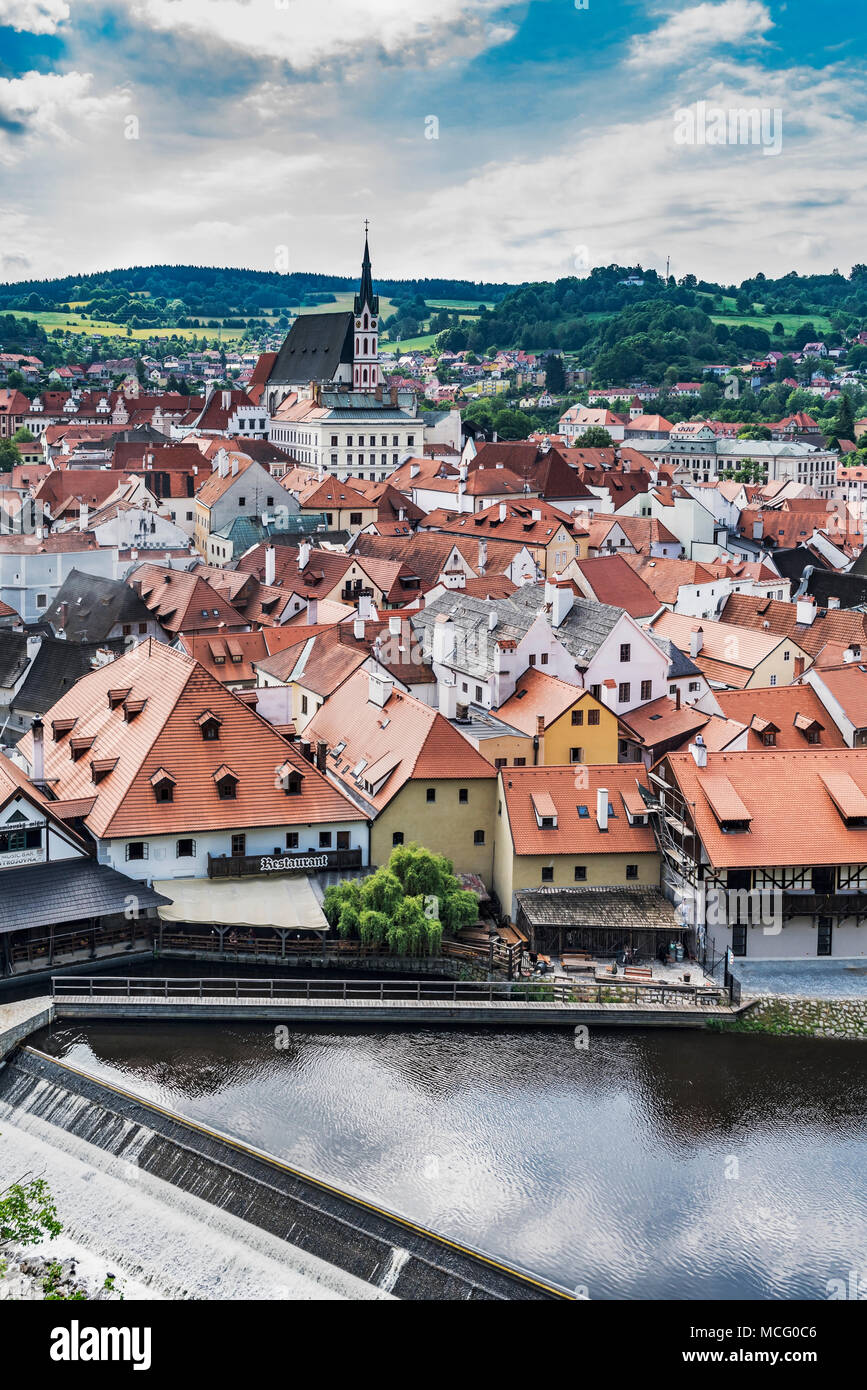 Altstadt und kirche st veit -Fotos und -Bildmaterial in hoher Auflösung ...