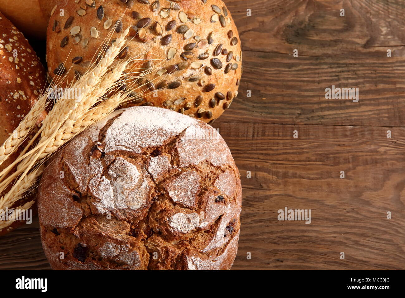 Brot und Brötchen in der heutigen Zeit treten in vielen Arten und ...