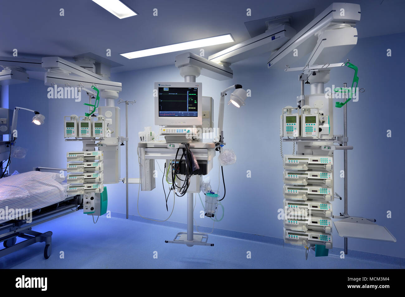 Technische Ausstattung auf Intensivstation Stockfotografie - Alamy