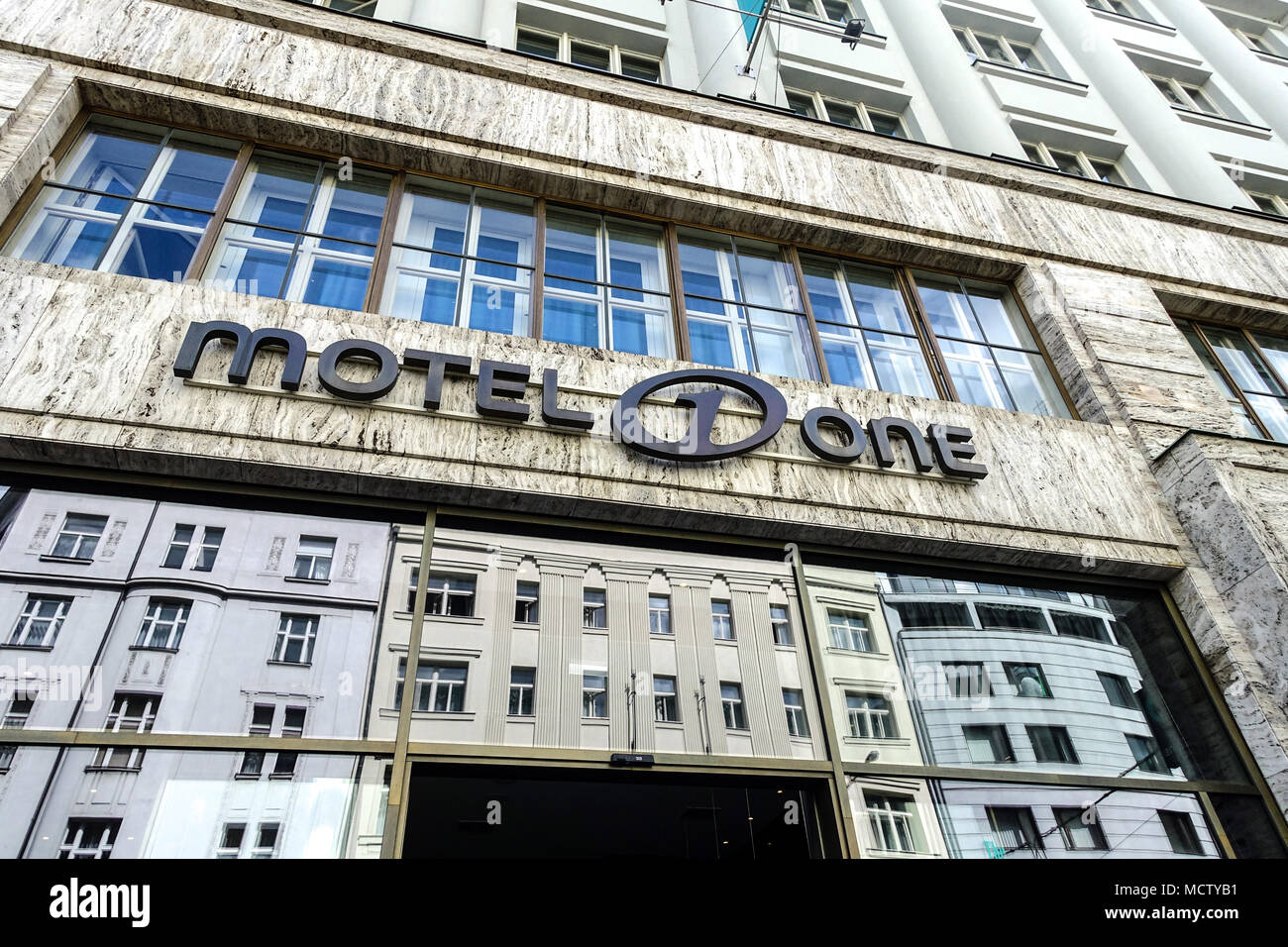 Motel one logo -Fotos und -Bildmaterial in hoher Auflösung – Alamy