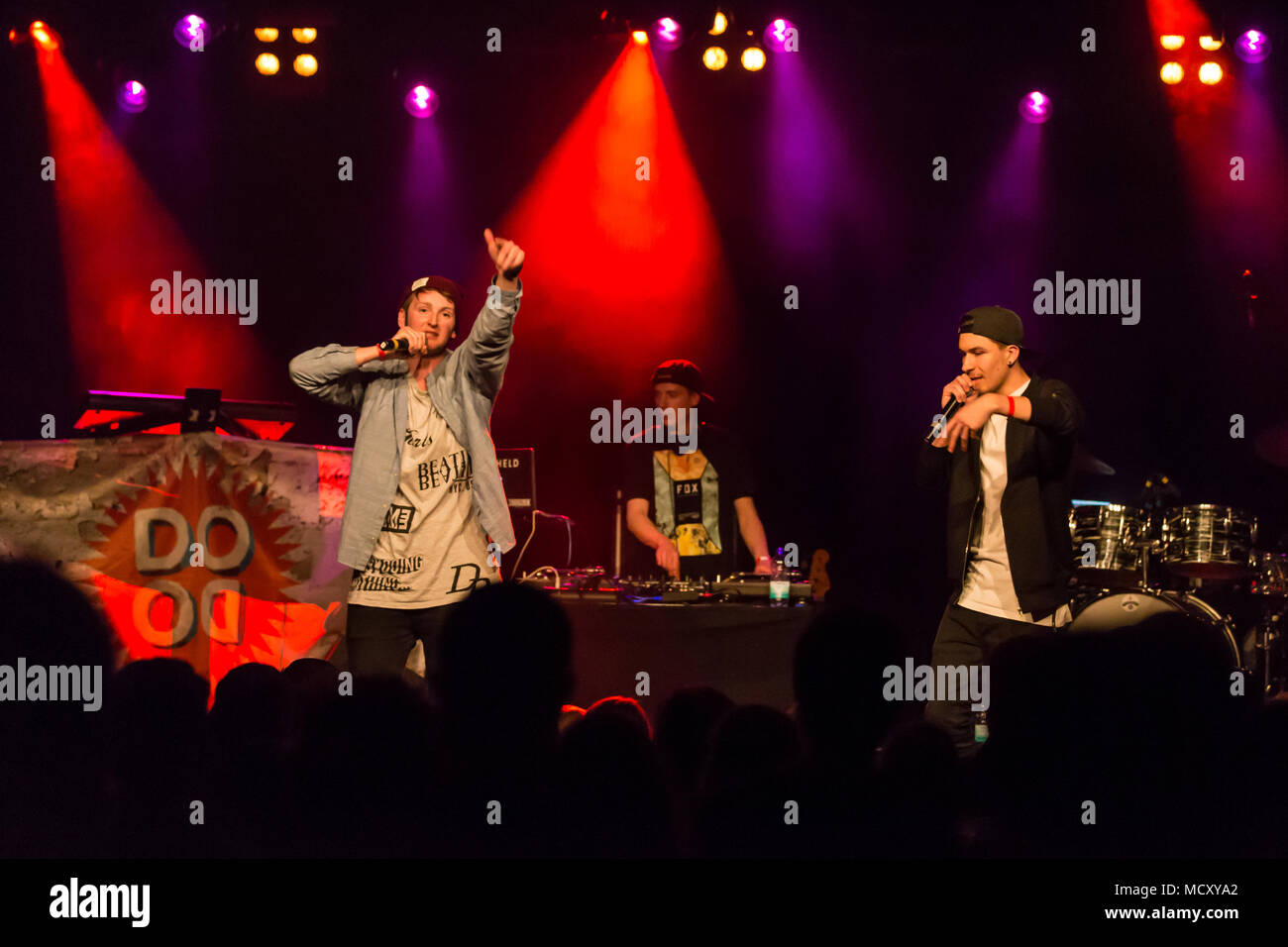 Die Schweizer Rapper Visu in der schüür Luzern, Schweiz live ...